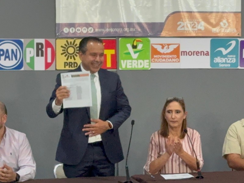 Entregan La Constancia De Mayoría A Antonio Astiazarán